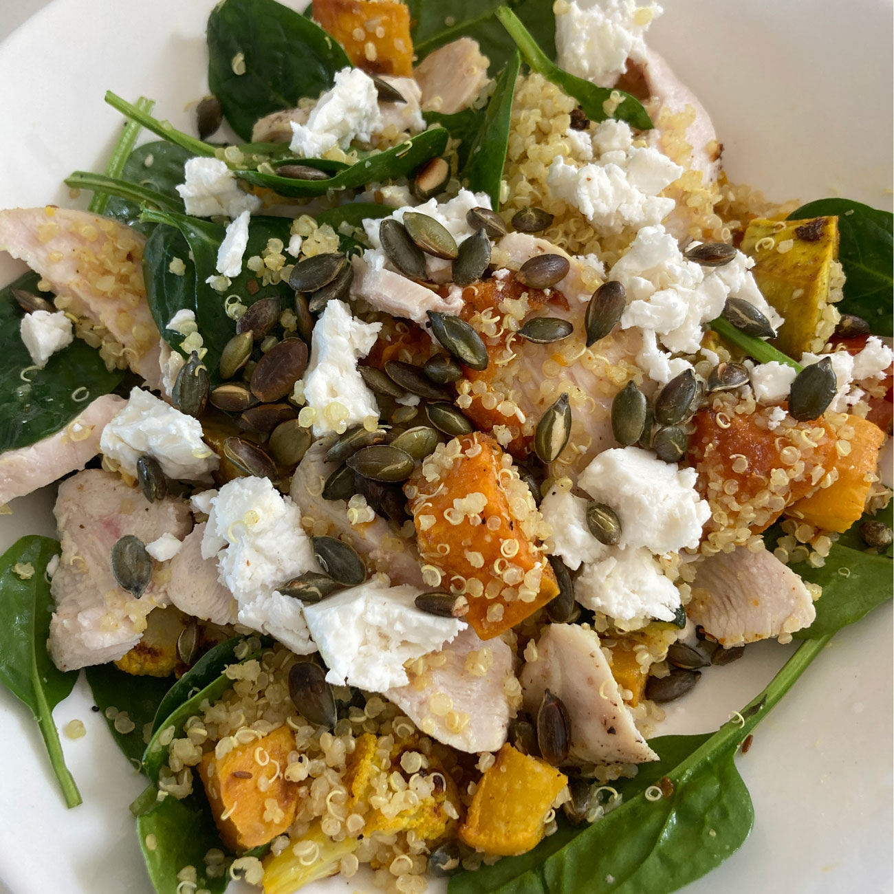 Quinoa salad with turmeric roasted vegetables - Wallnut Wellness